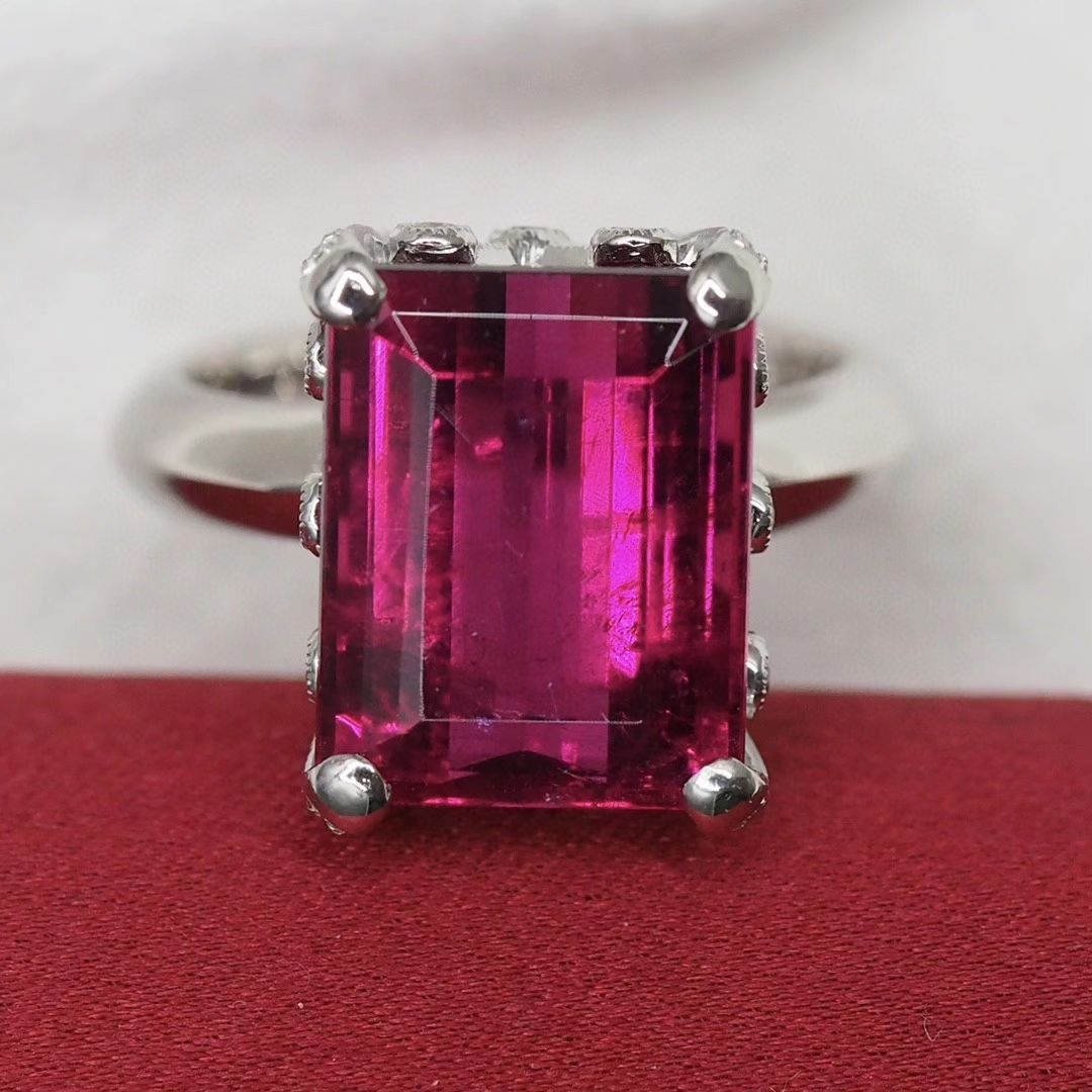 14ct Emerald Cut Ruby Vintage Cocktail Ring | SayaBling