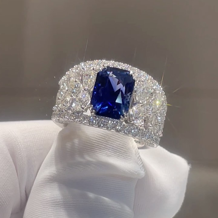 Blue Sapphire Ring - Radiant Cut 5 ct | SayaBling
