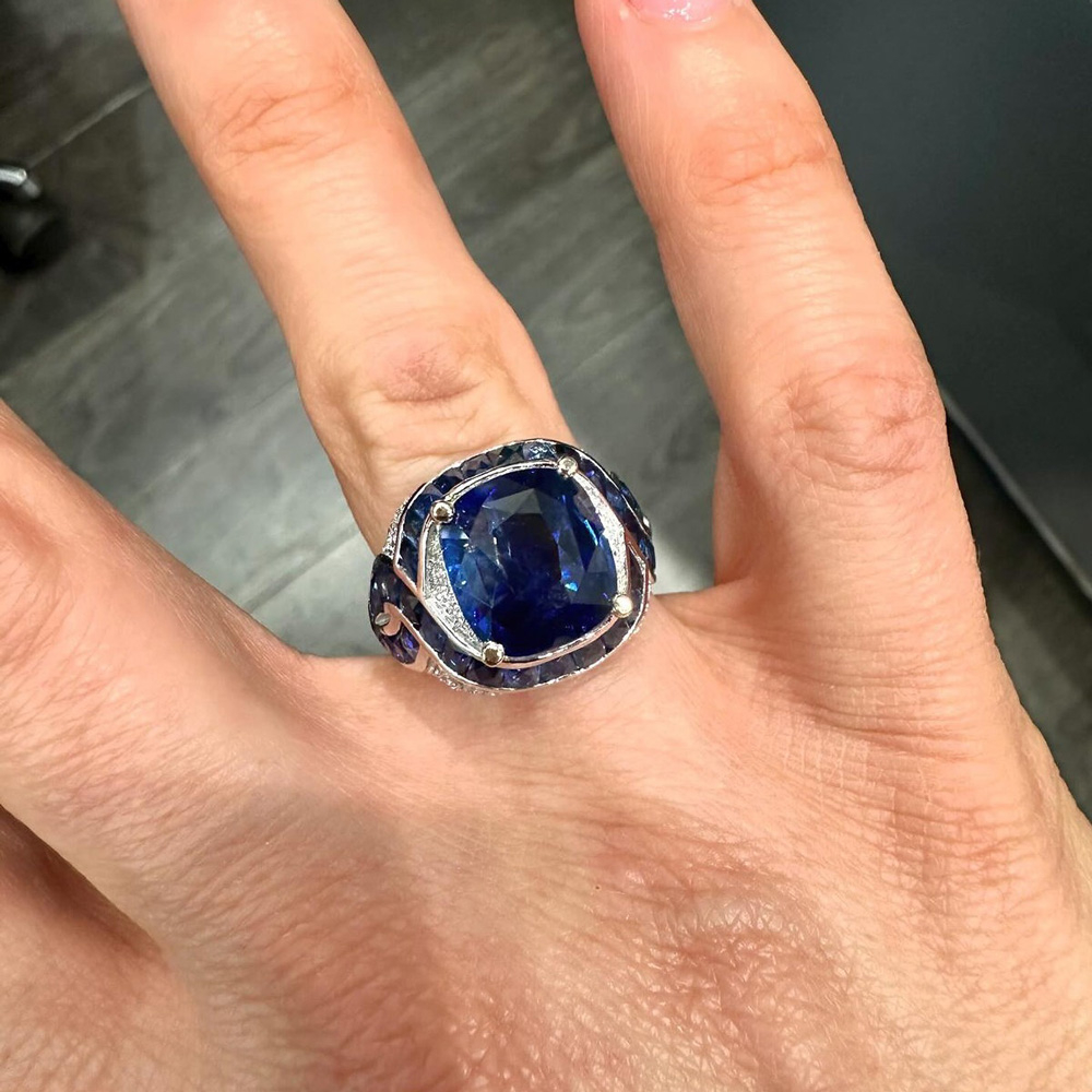 5.6ct Cushion Cut Blue Sapphire Vintage Engagement Ring | SayaBling