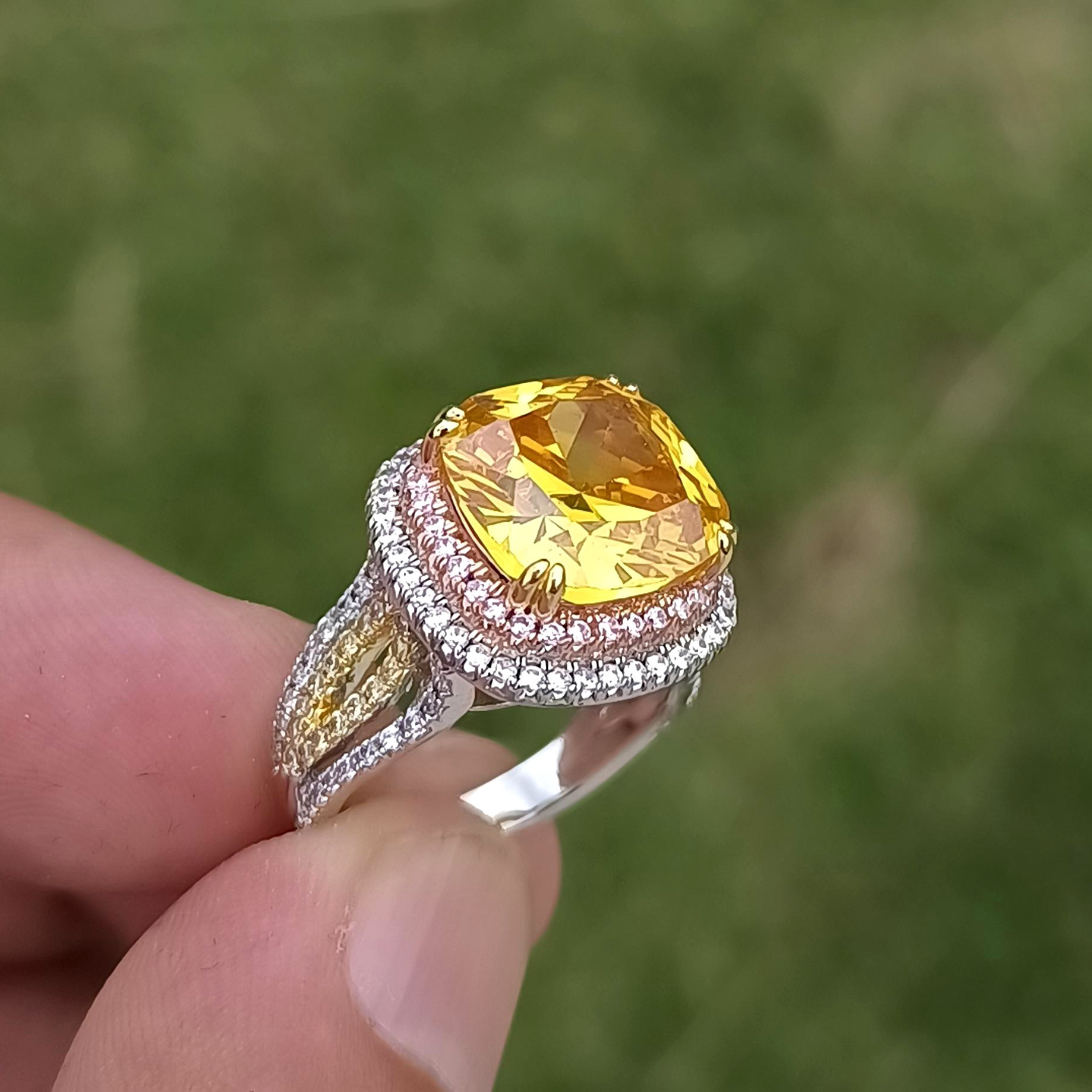 5.6ct Cushion Cut Yellow Sapphire Engagement Ring | SayaBling Jewelry