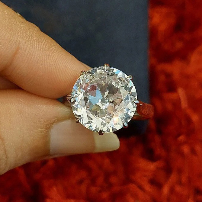 Vintage Round Cut Crown Setting Engagement Ring | SayaBling