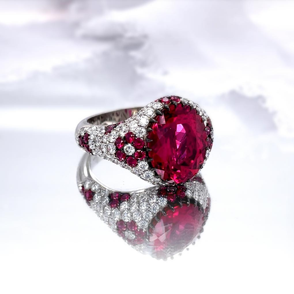 Vintage 6.3ct Oval Cut Ruby Engagement Ring | SayaBling