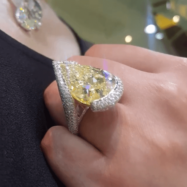 22.5ct Pear Cut Yellow Sapphire Engagement Ring | SayaBling Jewelry