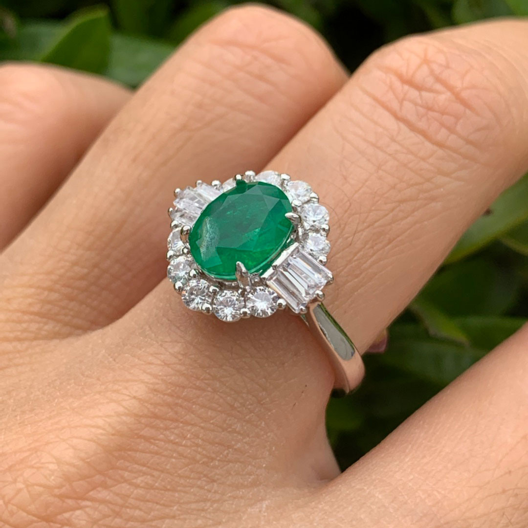 Vintage Halo Oval Cut Emerald Engagement Ring | SayaBling Jewelry