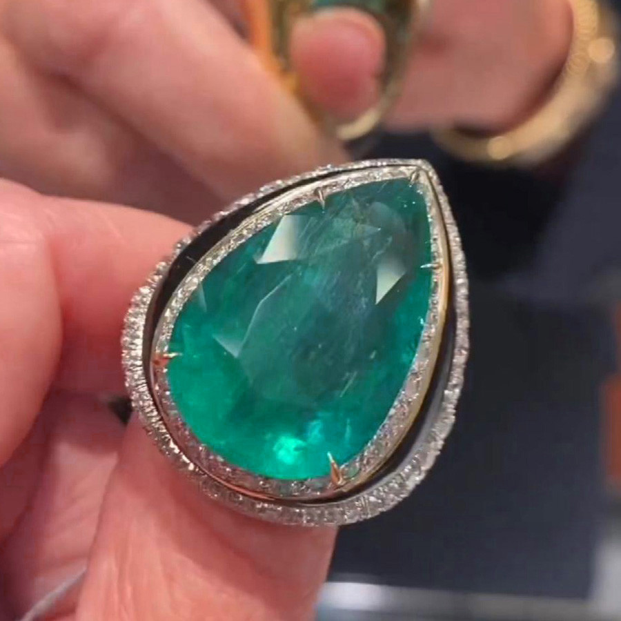 10ct Pear Cut Emerald Enamel Bold Cocktail Ring | SayaBling