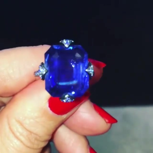SayaBling 5ct Emerald Cut Sapphire Ring | SayaBling