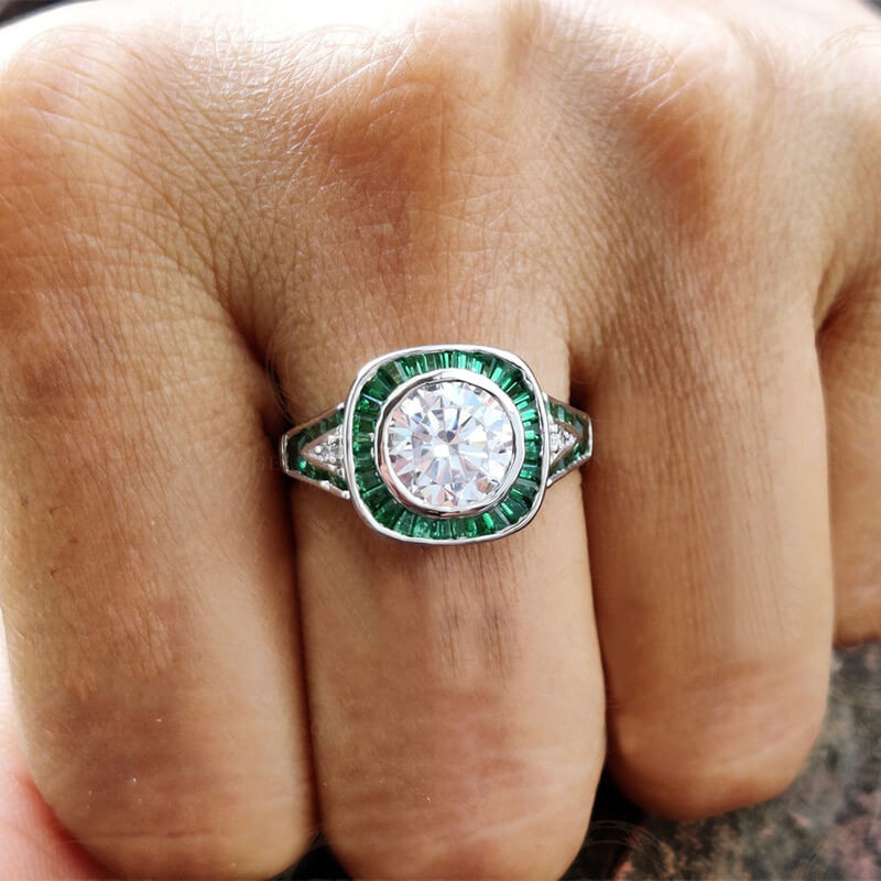Round Cut Halo Emerald Vintage Engagement Ring for Women | SayaBling ...