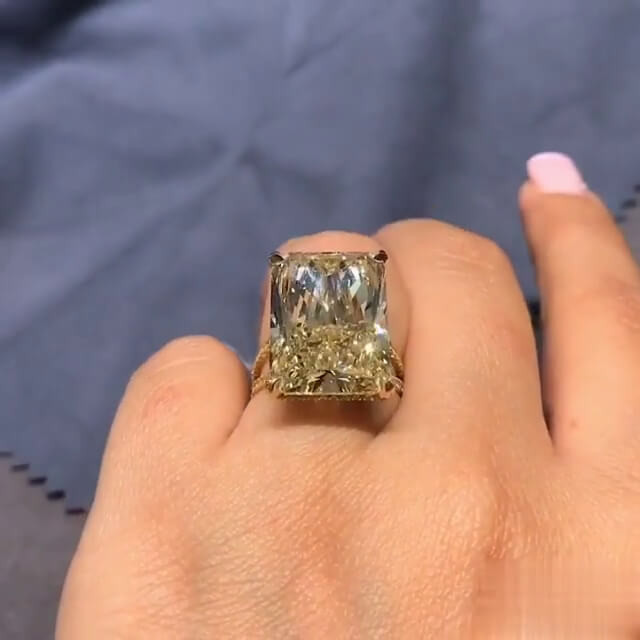 10ct Split Shank Radiant Cut Yellow Sapphire Ring in Gold | SayaBling