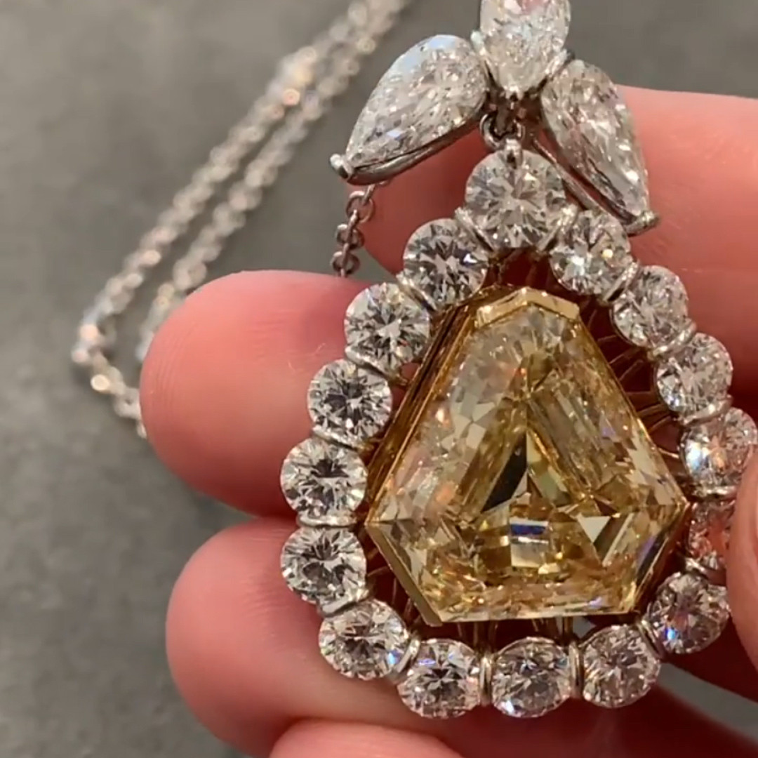 SayaBling Halo Fancy Yellow Calf Cut Pendant Necklace | SayaBling Jewelry