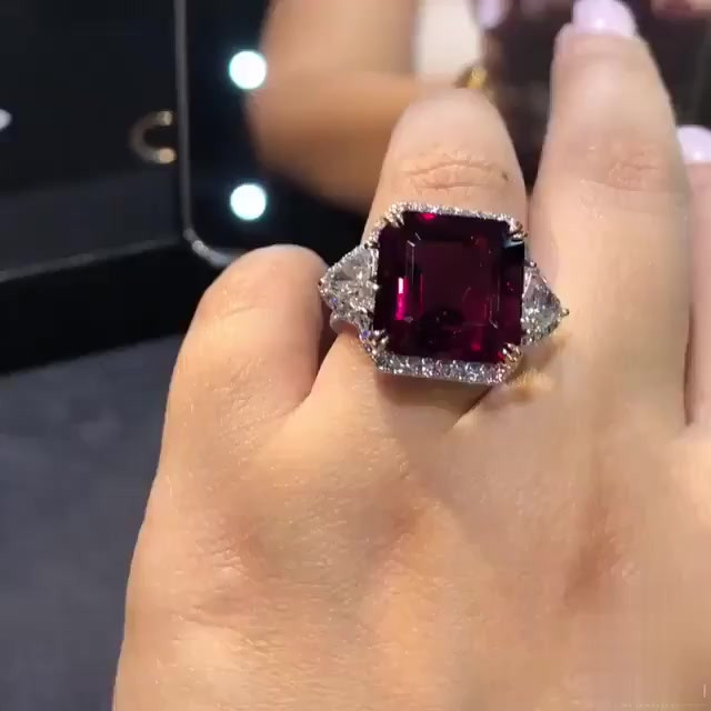 5.45ct Three-stone Emerald Cut Ruby Engagement Ring | SayaBling Jewelry