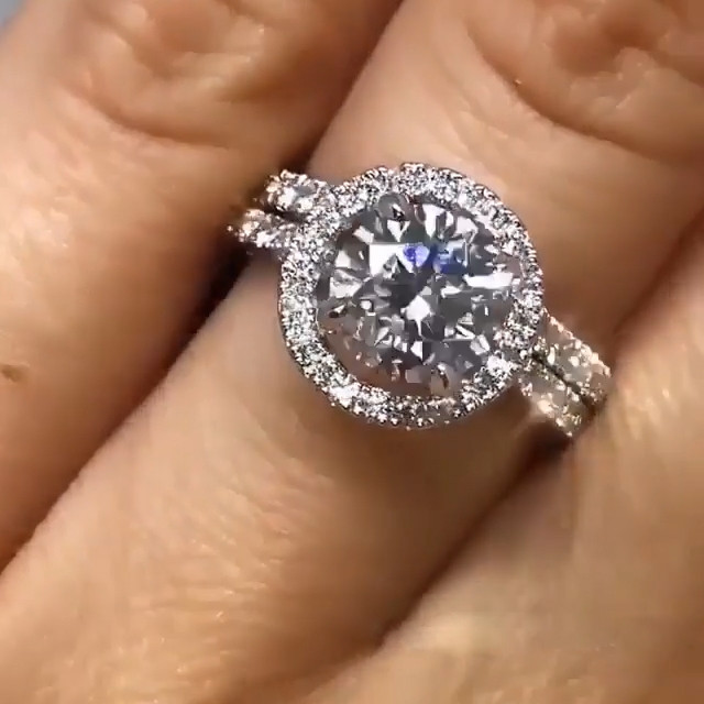 0.8ct Round Cut Insert Halo 2pcs Bridal Set | SayaBling