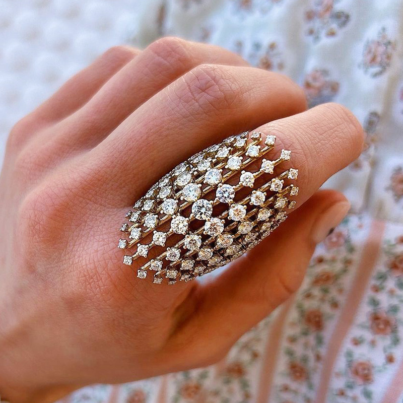 5ctw Gradient Size Round Cut Comtemporary Cocktail Ring | SayaBling