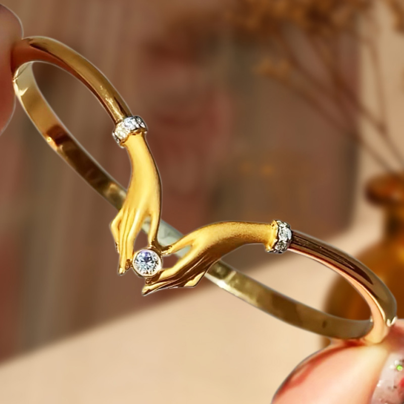 Round Cut Sandblasted Love Hands Bangle | SayaBling